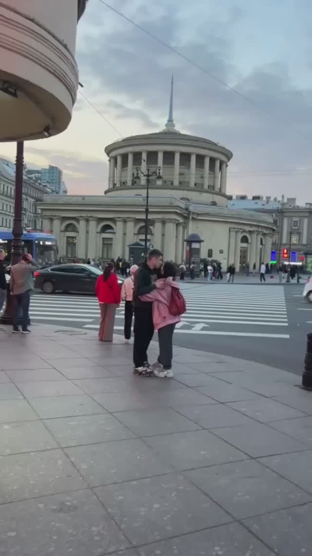 Брол упал но он не умер