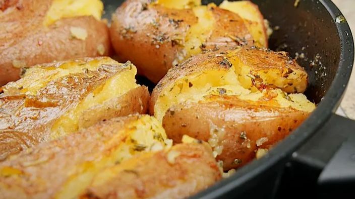 Картофель давленный с кумином.