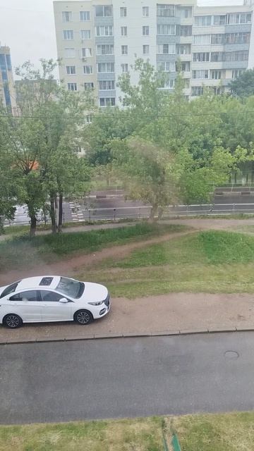 Вчера шёл дождь. Стихотворение.