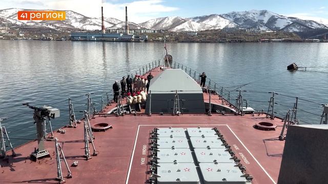 КАМЧАТСКИЕ ЮНАРМЕЙЦЫ ПОБЫВАЛИ НА ЭКСКУРСИИ ПО КОРВЕТУ «ГРЕМЯЩИЙ» • НОВОСТИ КАМЧАТКИ