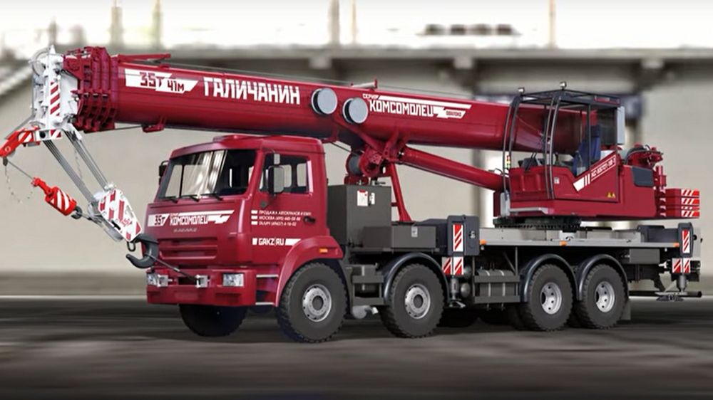 «Валдай 45 Pro» с автопилотом. Автокран «Комсомолец». Лесовоз БАЗ.