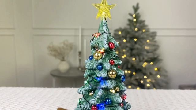 Декоративная фигурка 'Городская елка', полистоун, подсветка, 17 см, батарейки, 34102-lemax