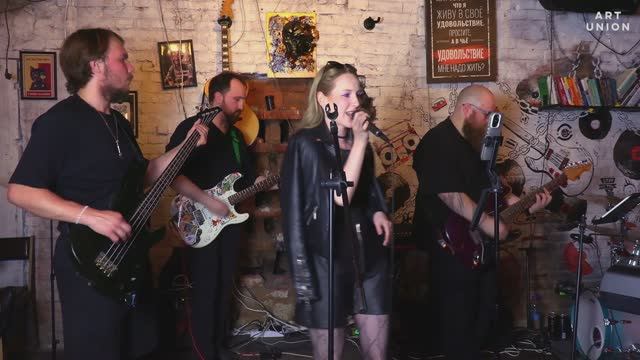 Катя Карасева - Here’s to never growing up