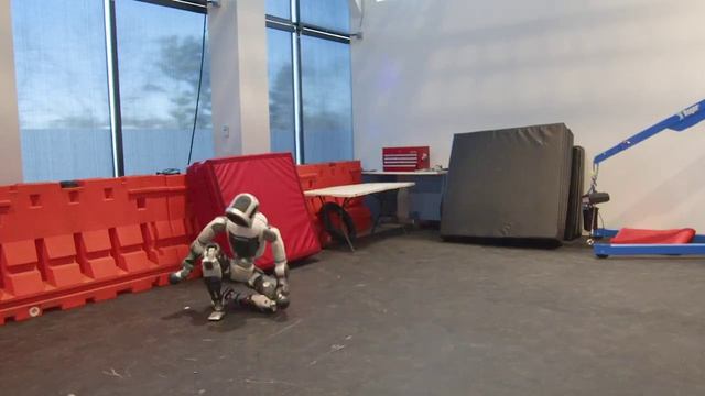 🤖  Hyundai и Kia собирают 25-тысячную армию человекоподобных роботов для своих заводов