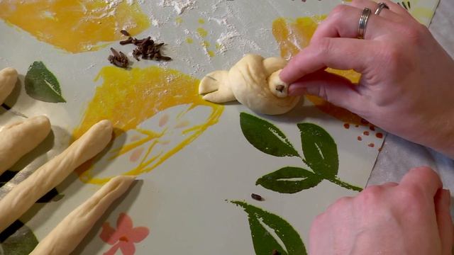 На скорую руку. Весенние булочки-птички