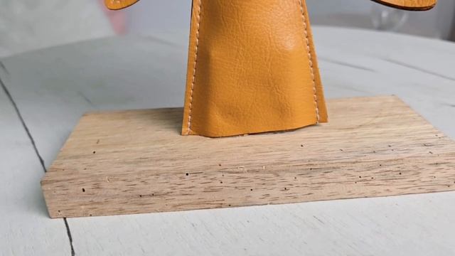 Декоративная настольная ёлка ЛАРТОН, искусственная кожа, жёлтая, 47 см, 2015160-1