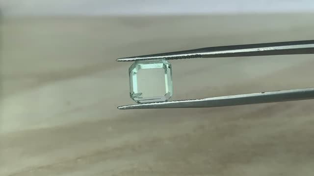 Таблица из аквамарина 8.7 мм