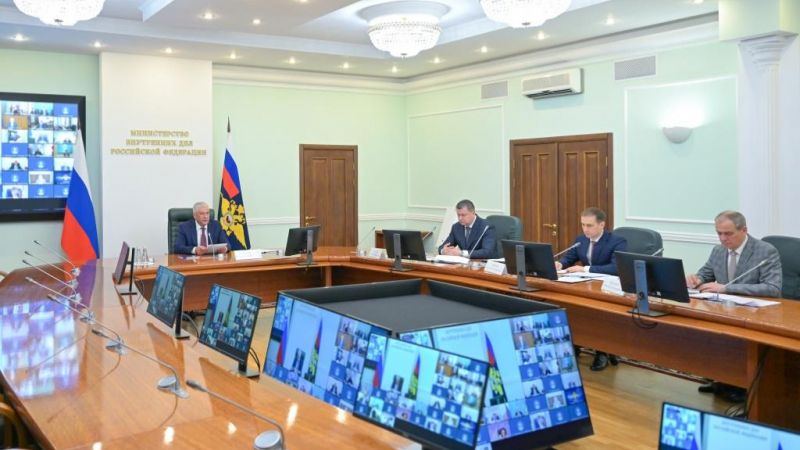 Владимир Колокольцев провел заседание Межведомственной комиссии