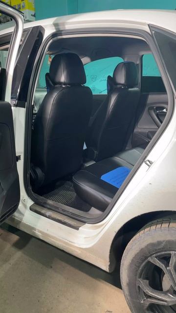 Установка авточехлов в Volkswagen Polo модель Турин Стандарт