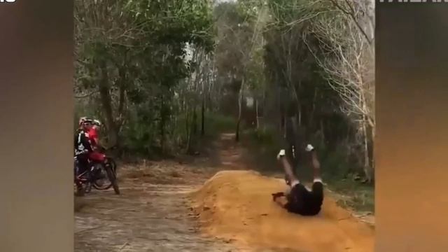 Это снято случайно на камеру..(4)