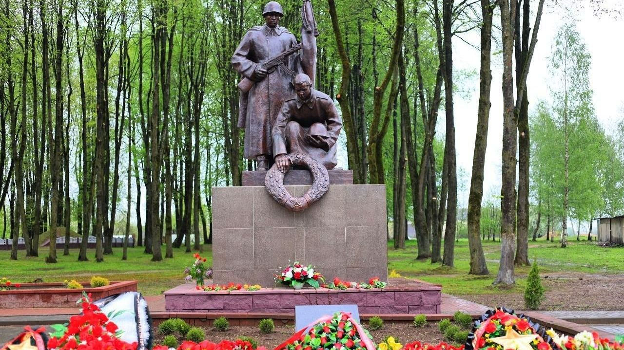 Проект "Адреса Победы" восстановил мемориал в агрогородке Вороны Витебского района