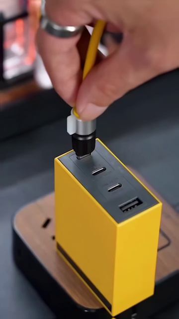 Секретный чип внутри USB-кабеля