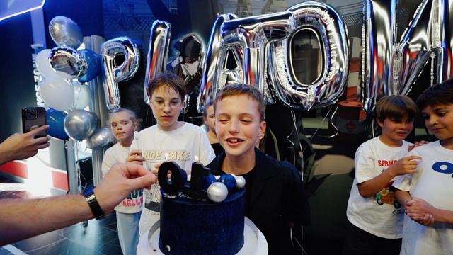 16.05 Платону 10 лет