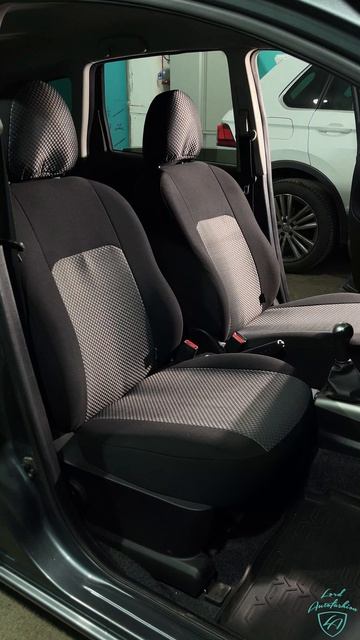 Установка авточехлов в Nissan Note Модель Дублин Жаккард