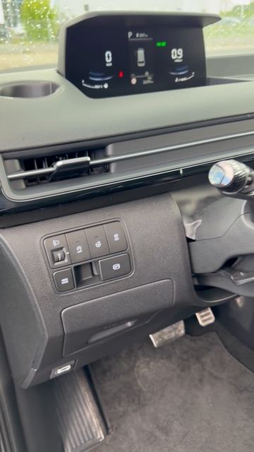Hyundai Staria 2025