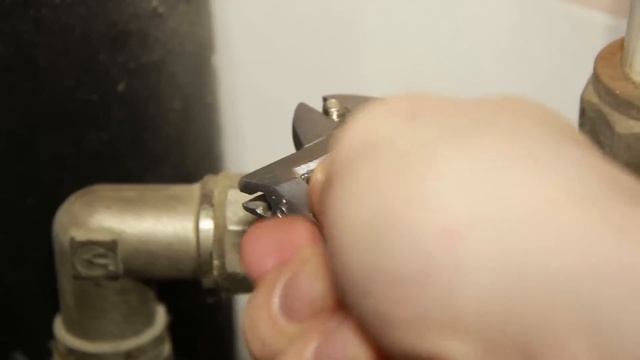 Заклинил шаровый кран, как перекрыть