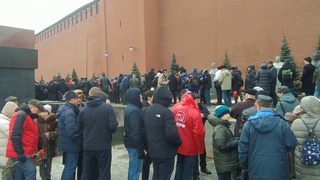 День памяти И.В.Сталина Москва,Красная площадь, Мавзолей, Некрополь у Кремлёвской стены  Фрагмент 21
