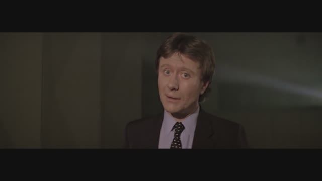 Вопрос, как будто очень прост! Фрагменты из фильма "Блондинка за углом". 1984 г.