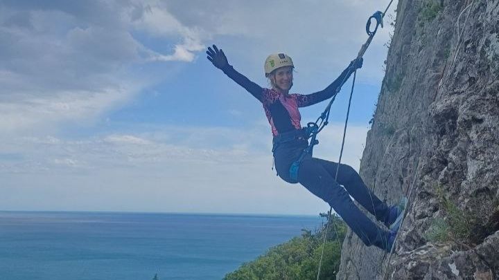 Горная школа Клуба 7 Вершин в Крыму. Фрагмент тренировки на скалах