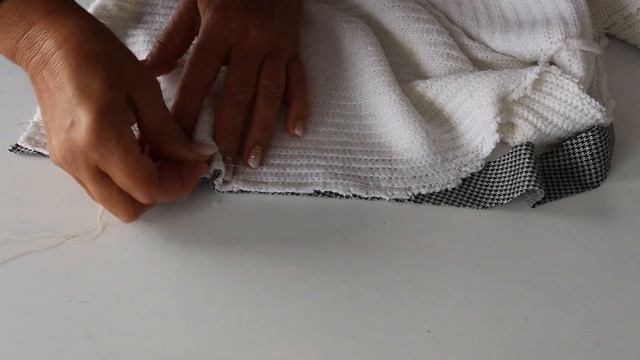 Кофта снова стала любимой один вечер — и выглядит как дорогая дизайнерская вещь