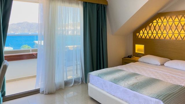 Aurasia Hotels