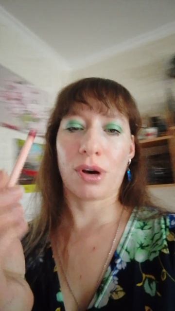 Хочу другие карандаши для губ, которые у меня были, эти перенравились