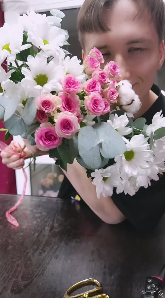 залипательный процесс создания букета ✨ Смотри, что получилось в конце!