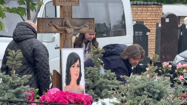 РОДНЫЕ И ДРУЗЬЯ СОБРАЛИСЬ ВМЕСТЕ НА МОГИЛЕ АНАСТАСИИ ЗАВОРОТНЮК В ДЕНЬ ПАМЯТИ | 2 ГОДА БЕЗ НАСТИ ...