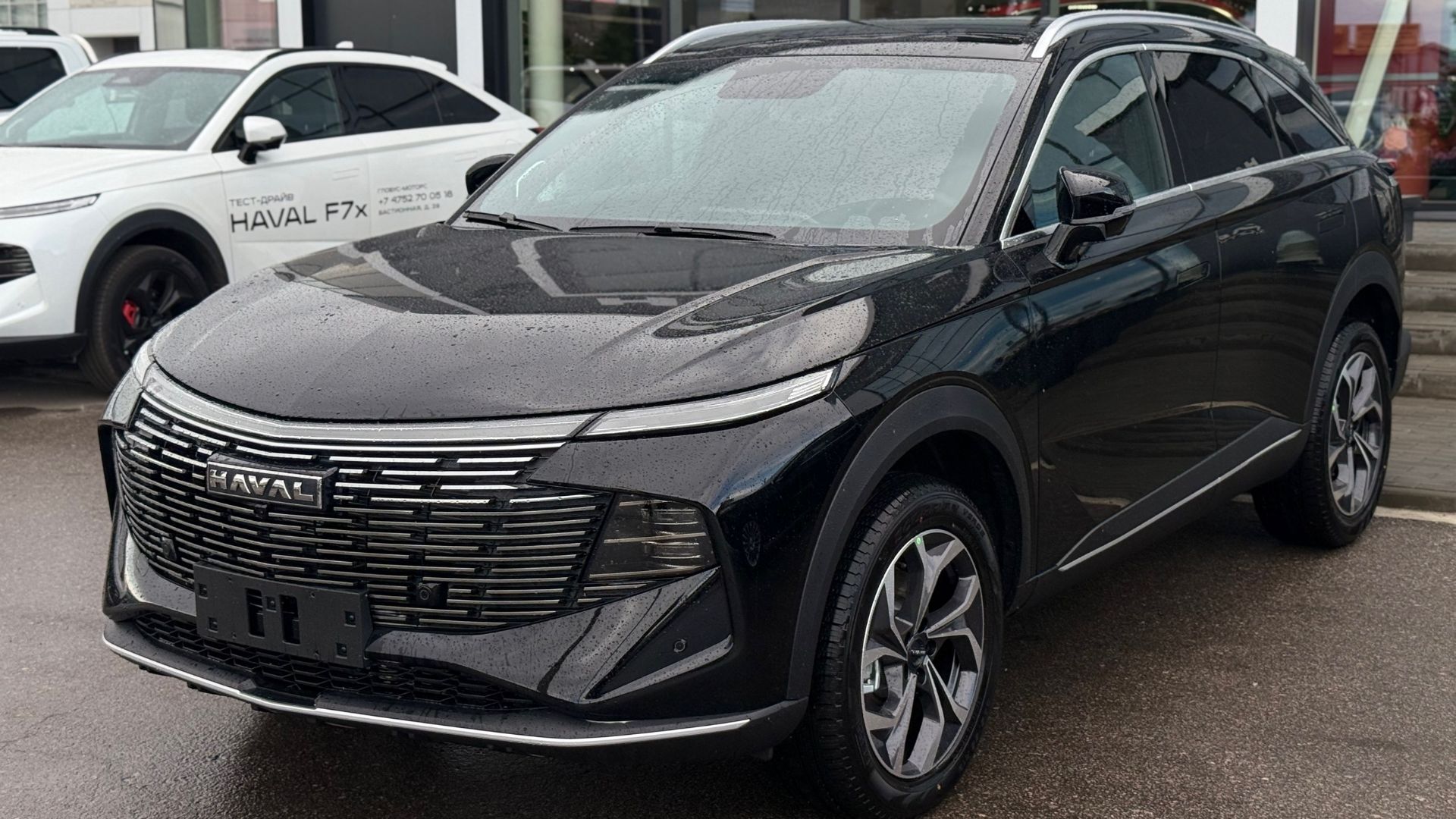 HAVAL F7 в комплектации Премиум черный салон черный