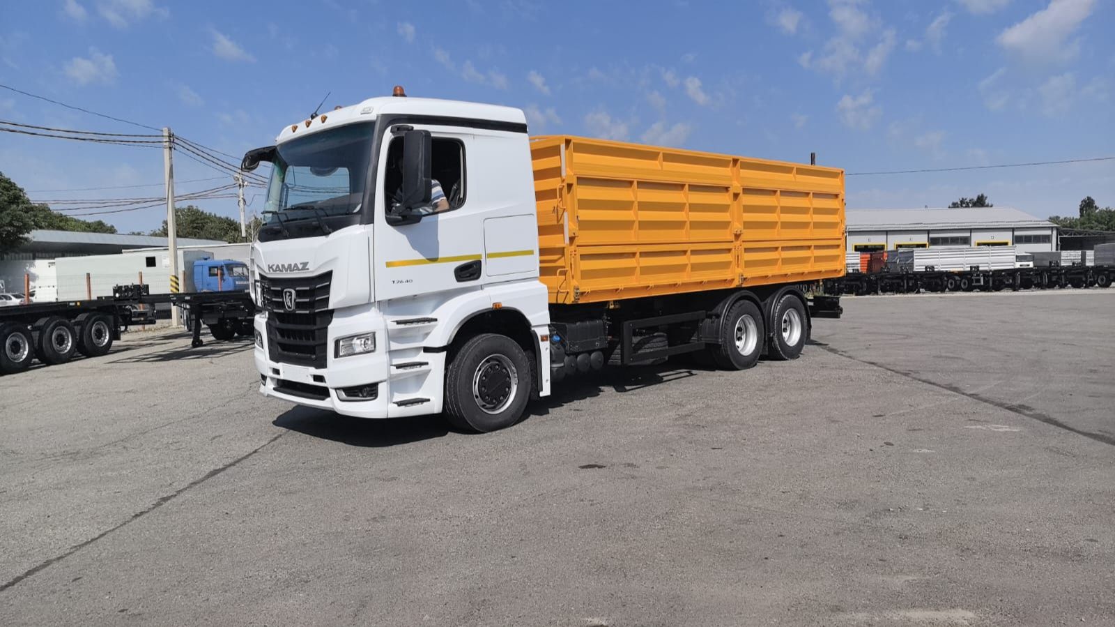 Самосвальный автомобиль зерновоз на базе шасси КАМАЗ 65658 (К5)