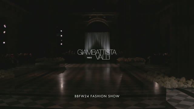 Показ свадебной коллекции Giambattista Valli 2024