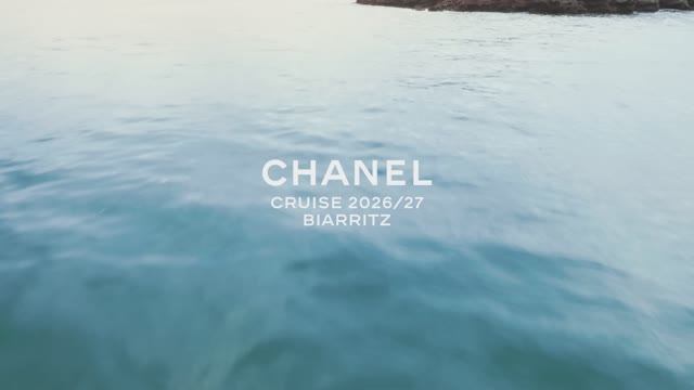 Показ женской круизной коллекции Chanel 2026-2027 - 4K