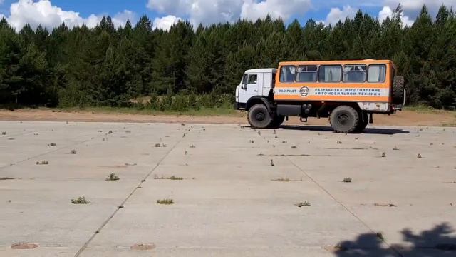 Блокировка ДАК в переднем  мосту  КАМАЗ 4х4. Маневрирование на бетонных плитах