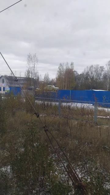 Из провинции в столицу, автомобиль на вечной стоянке - как он туда забрался?