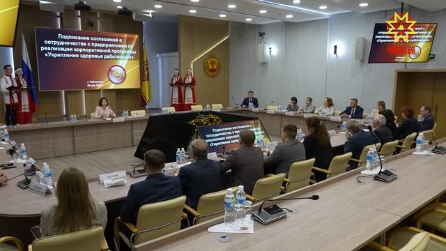 Олег Николаев хушăвĕпе предприятийĕсенче сывлăха çирĕплетмелли программа ĕçлесе кайрĕ