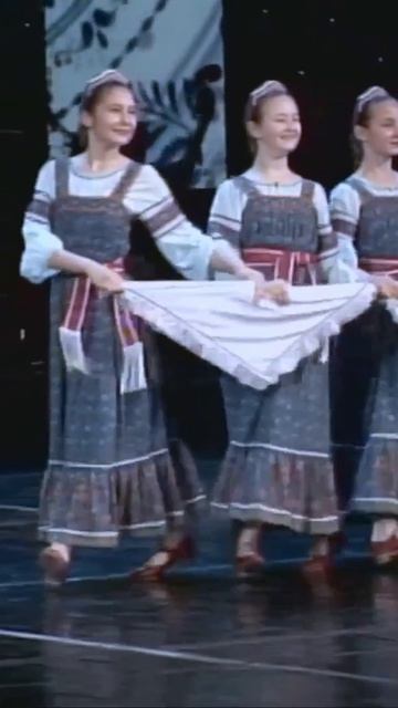«Закрутасы с платочками» — выход юных звёзд. «Кружева» 😍