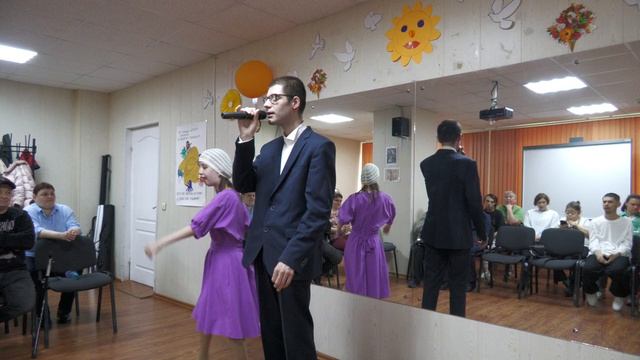 Р. Воробьев «Он тебя целует»
