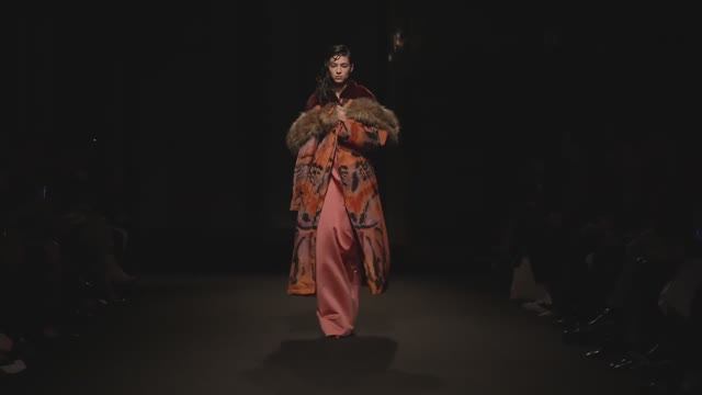 Показ женской коллекции Altuzarra осень-зима 2023-2024