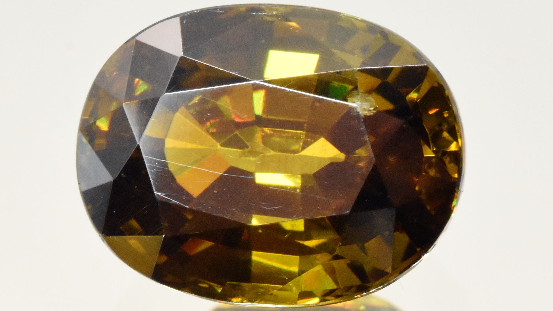 Сфалерит 6.48 ct. желто-зеленый, овал (Испания)