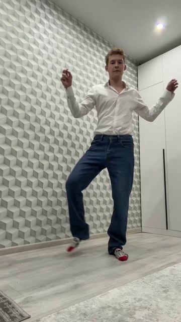 Dancing in the room 🏠 #dancing