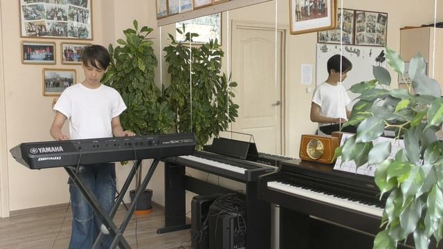 Перуанская народная песня. Кондор летит.