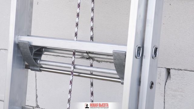 Индустриальная двухсекционная выдвижная тросовая лестница Новая Высота NV 5240