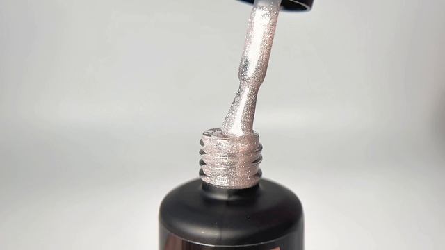 Выкраска: Светоотражающая база Rubber Color Base Gel, 8 г Creme