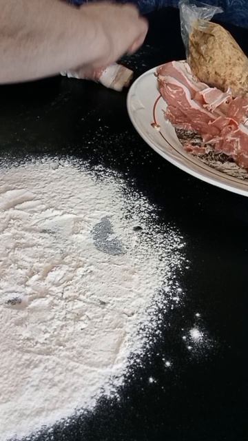 😋 Мясное ассорти в беконовой обвёртке! 🥓🤪