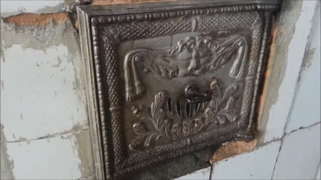 Старинная печь в храме