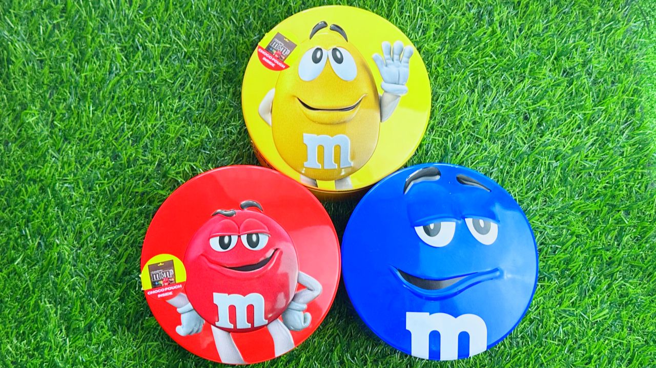 Удовольствие на несколько минут: 3 радужные ванночки с конфетами M&M's и волшебной слизью