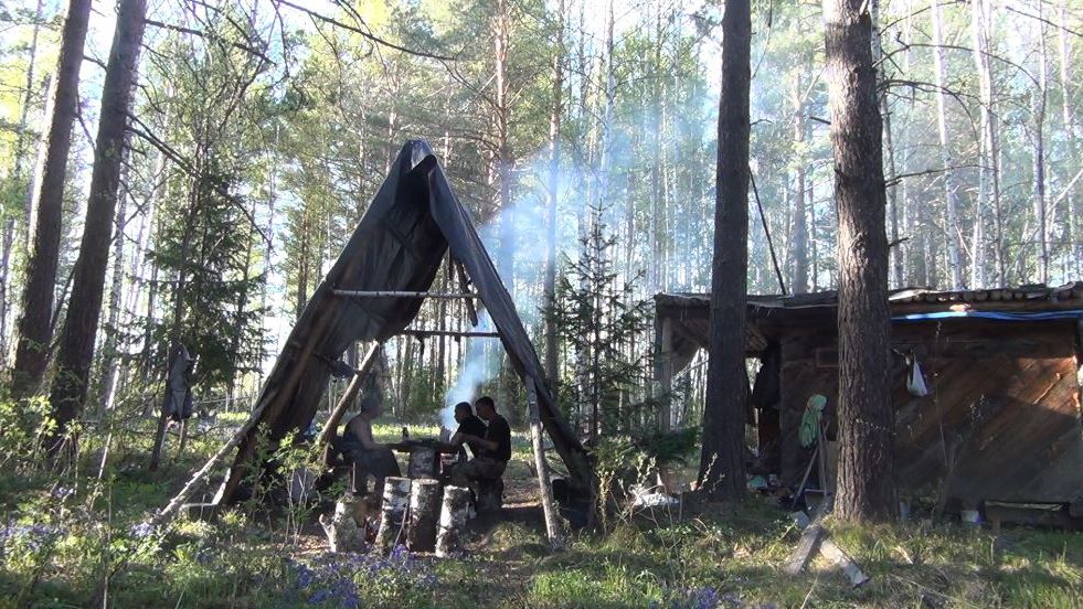 ИЗБА и РЫБАЛКА на ХАРИУСА КЛЕВО Охота и Рыбалка 2026 в Тайге Порог Сплав Сибирь Рудик СЕРИЯ 7