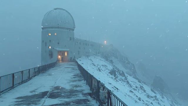 Echoes of a Silent Observatory – Dark Ambient Music