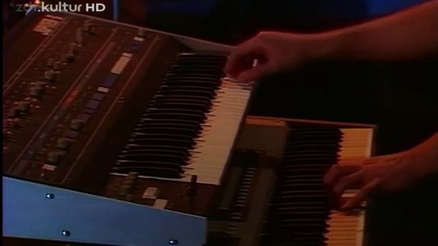CHRIS NORMAN - BROKEN HEROES