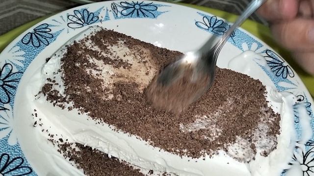 Мукбанг мороженое пломбир Светаево с шоколадной крошкой из Армейского шоколада